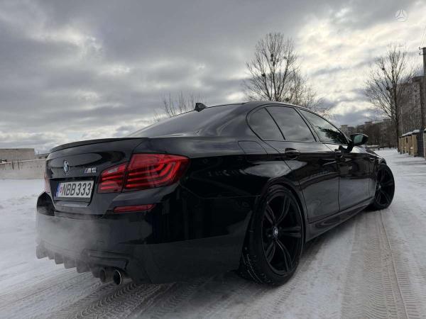 Melns BMW M5 2013 Kauņa, ar dzinēja tilpumu 4.40 L un nobraukumu 94 tūkst. km par 29500 €, foto 7 vietnē AUTOMOTO.COM.LV