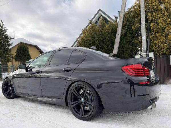 Black BMW M5 2013 in Kaunas, with an engine capacity of 4.40 L and mileage of 94 thousand km for 29500 €, photo 9 on AUTOMOTO.COM.LV