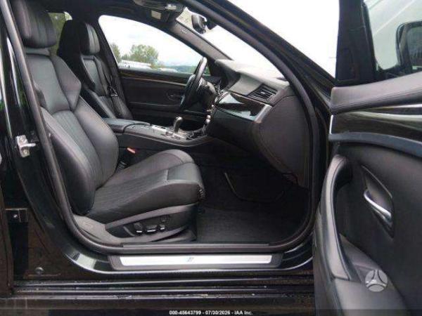 Black BMW M5 2013 in Klaipeda, with an engine capacity of 0.00 L and mileage of 83 thousand km for 9600 €, photo 5 on AUTOMOTO.COM.LV