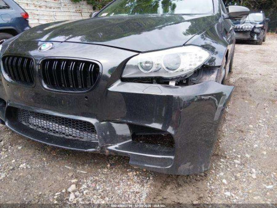 Black BMW M5 2013 in Klaipeda, with an engine capacity of 0.00 L and mileage of 83 thousand km for 9600 €, photo 7 on AUTOMOTO.COM.LV