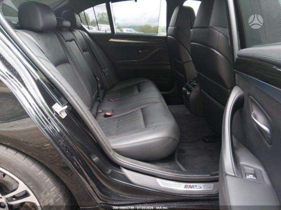 Black BMW M5 2013 in Klaipeda, with an engine capacity of 0.00 L and mileage of 83 thousand km for 9600 €, photo 9 on AUTOMOTO.COM.LV