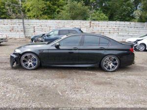 Black BMW M5 2013 in Klaipeda, with an engine capacity of 0.00 L and mileage of 83 thousand km for 9600 €, photo 16 on AUTOMOTO.COM.LV