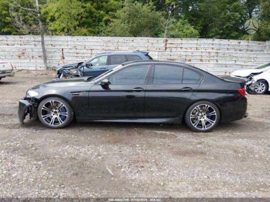 Black BMW M5 2013 in Klaipeda, with an engine capacity of 0.00 L and mileage of 83 thousand km for 9600 €, photo 16 on AUTOMOTO.COM.LV