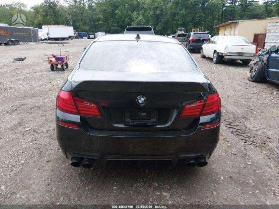 Black BMW M5 2013 in Klaipeda, with an engine capacity of 0.00 L and mileage of 83 thousand km for 9600 €, photo 18 on AUTOMOTO.COM.LV