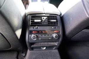 Black BMW M5 2013 in Riga, with an engine capacity of 4.40 L and mileage of 285 thousand km for 26900 €, photo 13 on AUTOMOTO.COM.LV