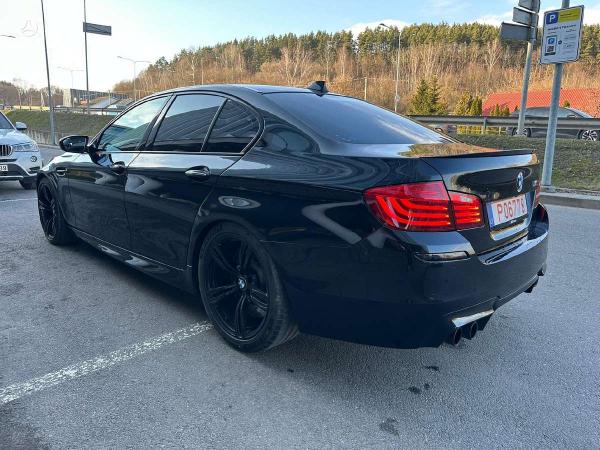 Melns BMW M5 2014 Viļņa, ar dzinēja tilpumu 4.40 L un nobraukumu 78 tūkst. km par 31950 €, foto 2 vietnē AUTOMOTO.COM.LV