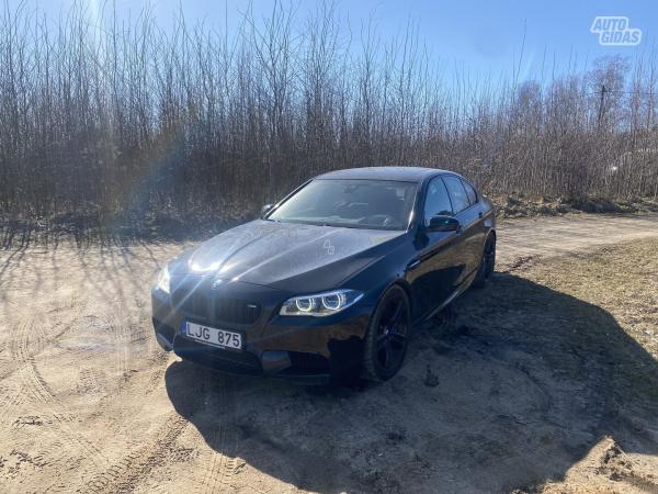Black BMW M5 2014 in Vilnius, with an engine capacity of 4.40 L and mileage of 96 thousand km for 40000 €, photo 3 on AUTOMOTO.COM.LV
