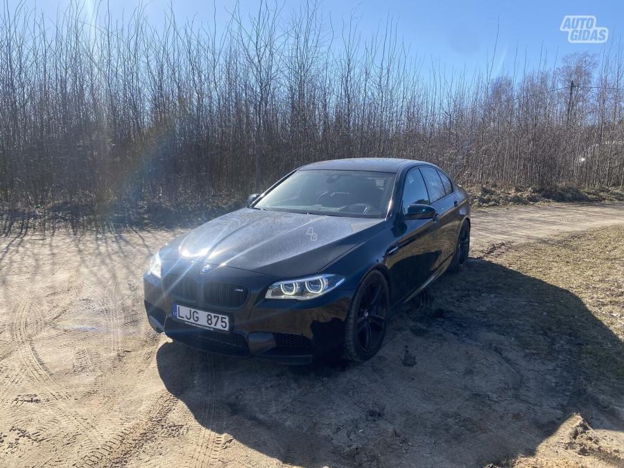 Black BMW M5 2014 in Vilnius, with an engine capacity of 4.40 L and mileage of 96 thousand km for 40000 €, photo 3 on AUTOMOTO.COM.LV