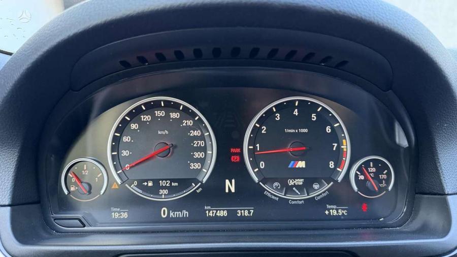 Black BMW M5 2014 in Ukmerge, with an engine capacity of 4.40 L and mileage of 148 thousand km for 24500 €, photo 13 on AUTOMOTO.COM.LV