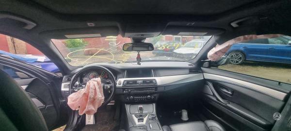 Black BMW M5 2015 in Vilnius, with an engine capacity of 4.40 L and mileage of 203 thousand km for 15900 €, photo 10 on AUTOMOTO.COM.LV