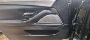 Black BMW M5 2015 in Vilnius, with an engine capacity of 4.40 L and mileage of 203 thousand km for 15800 €, photo 15 on AUTOMOTO.COM.LV