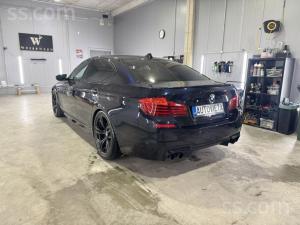 Melns BMW M5 2016 Rīga, ar dzinēja tilpumu 4.40 L un nobraukumu 167 tūkst. km par 34485 €, foto 3 vietnē AUTOMOTO.COM.LV