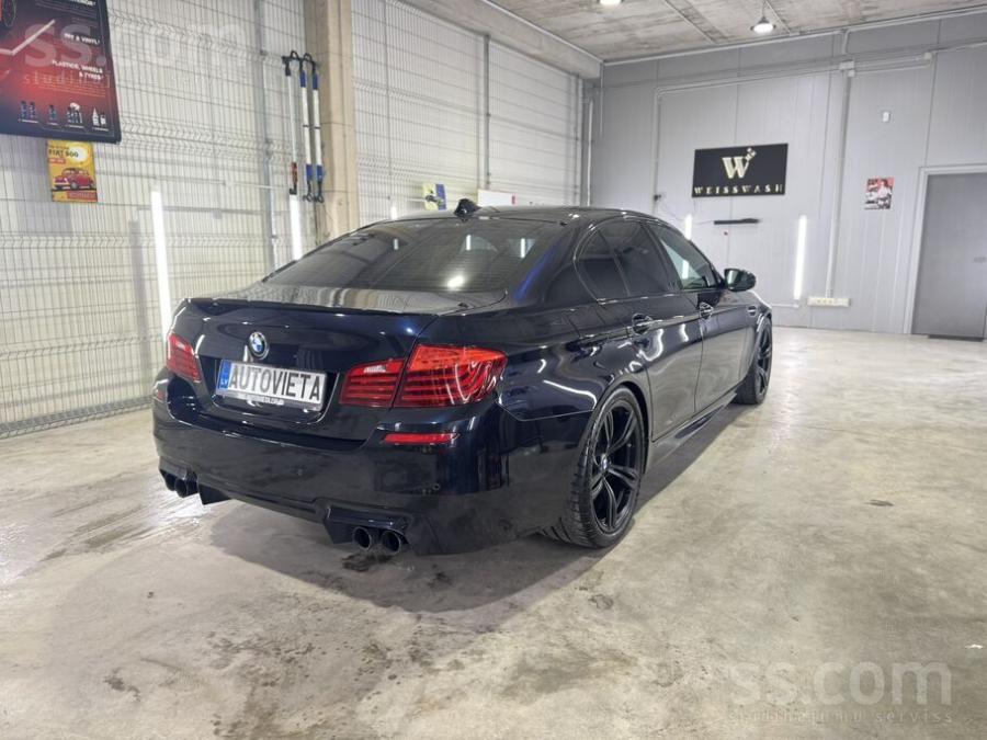 Melns BMW M5 2016 Rīga, ar dzinēja tilpumu 4.40 L un nobraukumu 167 tūkst. km par 34485 €, foto 5 vietnē AUTOMOTO.COM.LV