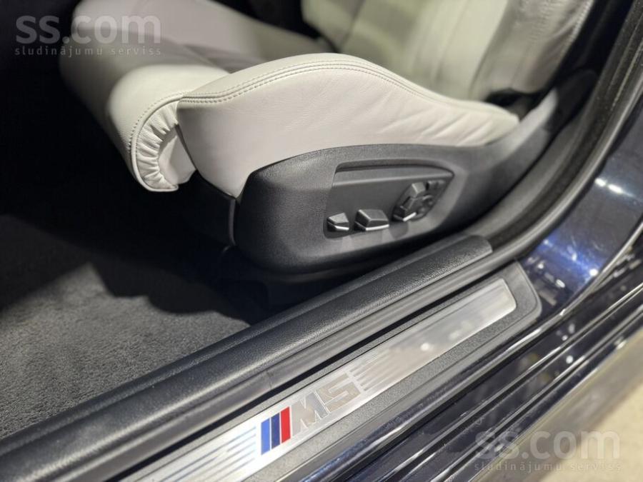 Melns BMW M5 2016 Rīga, ar dzinēja tilpumu 4.40 L un nobraukumu 167 tūkst. km par 34485 €, foto 23 vietnē AUTOMOTO.COM.LV