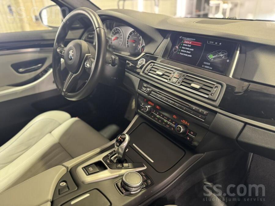 Melns BMW M5 2016 Rīga, ar dzinēja tilpumu 4.40 L un nobraukumu 167 tūkst. km par 34485 €, foto 28 vietnē AUTOMOTO.COM.LV