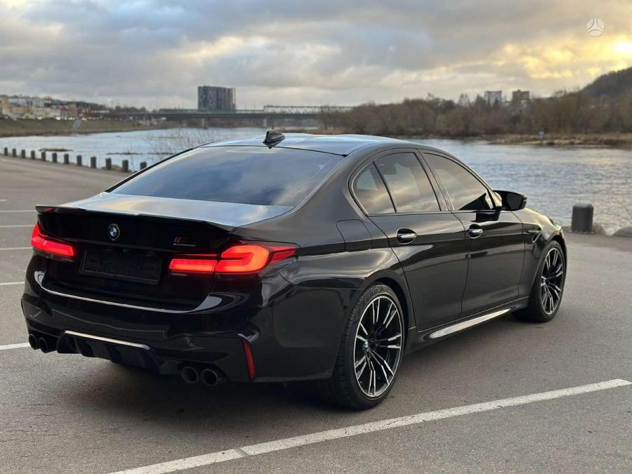 Melns BMW M5 2018 Kauņa, ar dzinēja tilpumu 4.40 L un nobraukumu 83 tūkst. km par 45000 €, foto 4 vietnē AUTOMOTO.COM.LV