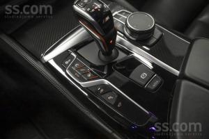 Melns BMW M5 2018 Tukums, ar dzinēja tilpumu 4.40 L un nobraukumu 0 tūkst. km par 59990 €, foto 20 vietnē AUTOMOTO.COM.LV