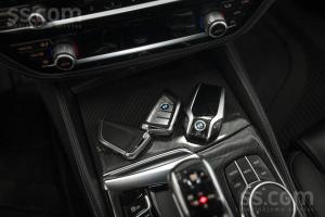 Melns BMW M5 2018 Tukums, ar dzinēja tilpumu 4.40 L un nobraukumu 0 tūkst. km par 59990 €, foto 35 vietnē AUTOMOTO.COM.LV