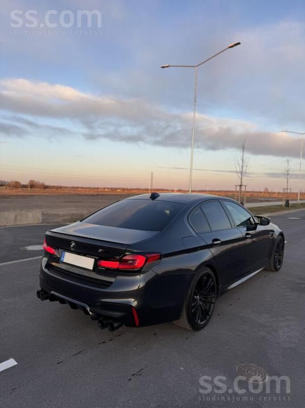 Melns BMW M5 2018 Rīga, ar dzinēja tilpumu 4.40 L un nobraukumu 96 tūkst. km par 54200 €, foto 2 vietnē AUTOMOTO.COM.LV