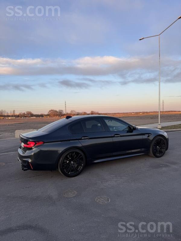 Melns BMW M5 2018 Rīga, ar dzinēja tilpumu 4.40 L un nobraukumu 96 tūkst. km par 54200 €, foto 10 vietnē AUTOMOTO.COM.LV