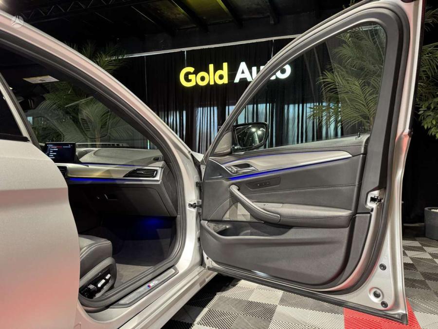 Melns BMW M5 2018 Viļņa, ar dzinēja tilpumu 4.40 L un nobraukumu 69 tūkst. km par 57000 €, foto 11 vietnē AUTOMOTO.COM.LV