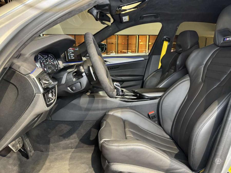 Melns BMW M5 2018 Viļņa, ar dzinēja tilpumu 4.40 L un nobraukumu 69 tūkst. km par 57000 €, foto 13 vietnē AUTOMOTO.COM.LV