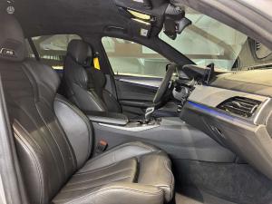 Melns BMW M5 2018 Viļņa, ar dzinēja tilpumu 4.40 L un nobraukumu 69 tūkst. km par 57000 €, foto 15 vietnē AUTOMOTO.COM.LV