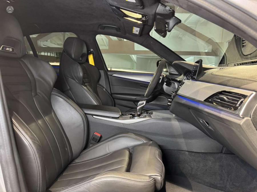 Melns BMW M5 2018 Viļņa, ar dzinēja tilpumu 4.40 L un nobraukumu 69 tūkst. km par 57000 €, foto 15 vietnē AUTOMOTO.COM.LV