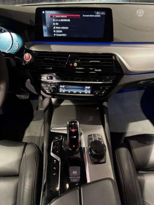 Melns BMW M5 2018 Viļņa, ar dzinēja tilpumu 4.40 L un nobraukumu 69 tūkst. km par 57000 €, foto 18 vietnē AUTOMOTO.COM.LV