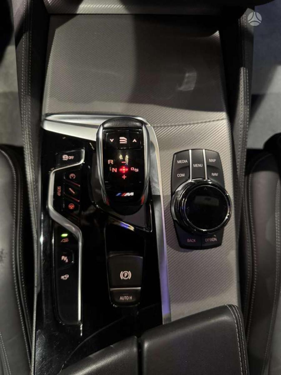 Melns BMW M5 2018 Viļņa, ar dzinēja tilpumu 4.40 L un nobraukumu 69 tūkst. km par 57000 €, foto 19 vietnē AUTOMOTO.COM.LV