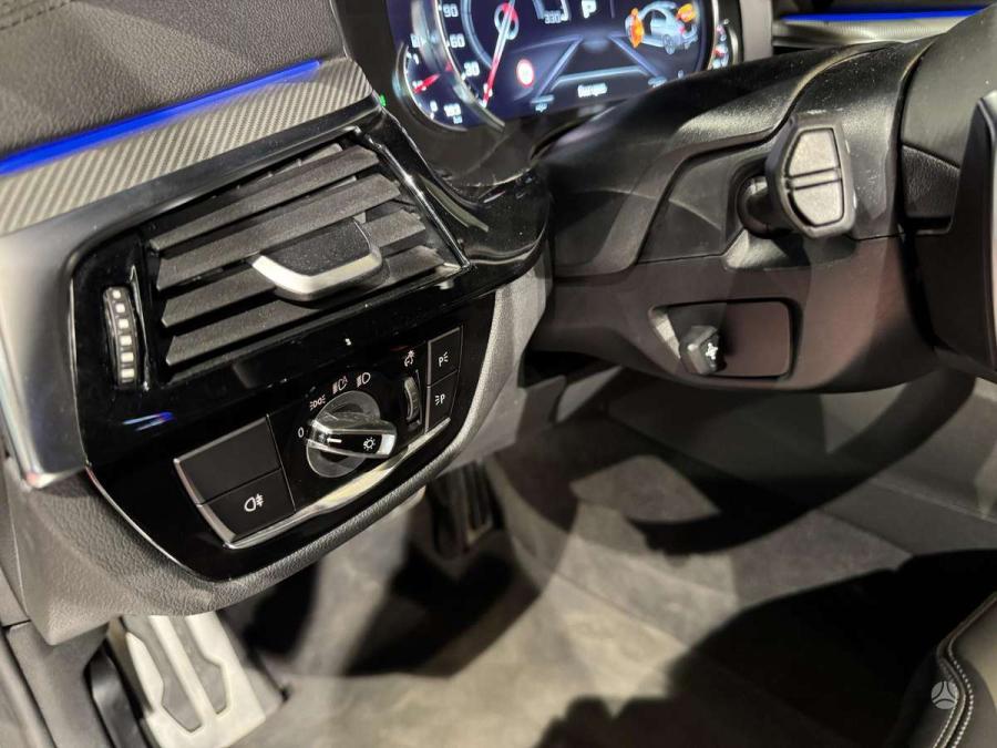 Melns BMW M5 2018 Viļņa, ar dzinēja tilpumu 4.40 L un nobraukumu 69 tūkst. km par 57000 €, foto 25 vietnē AUTOMOTO.COM.LV