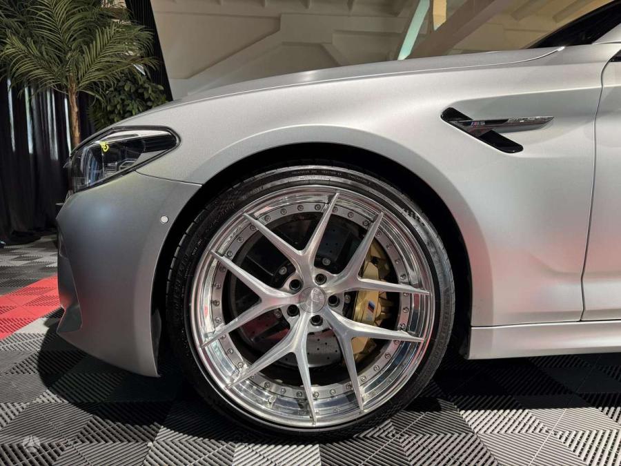 Melns BMW M5 2018 Viļņa, ar dzinēja tilpumu 4.40 L un nobraukumu 69 tūkst. km par 57000 €, foto 37 vietnē AUTOMOTO.COM.LV