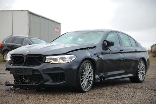 Melns BMW M5 2019 Tallina, ar dzinēja tilpumu 4.40 L un nobraukumu 123 tūkst. km par 30000 €, foto 3 vietnē AUTOMOTO.COM.LV
