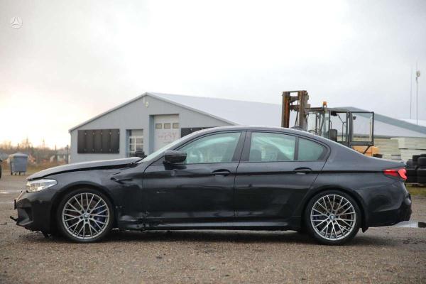 Melns BMW M5 2019 Tallina, ar dzinēja tilpumu 4.40 L un nobraukumu 123 tūkst. km par 30000 €, foto 4 vietnē AUTOMOTO.COM.LV