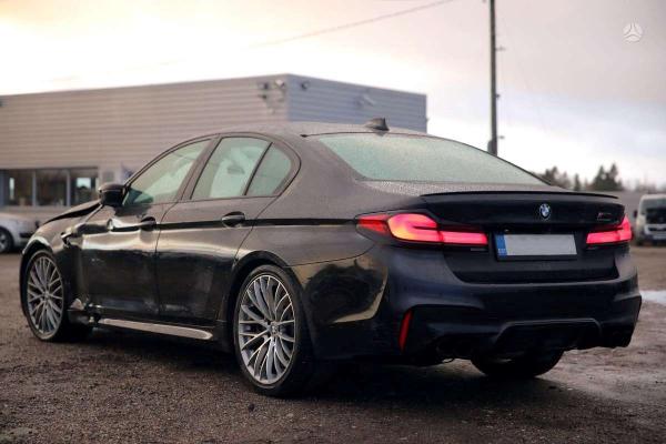 Melns BMW M5 2019 Tallina, ar dzinēja tilpumu 4.40 L un nobraukumu 123 tūkst. km par 30000 €, foto 5 vietnē AUTOMOTO.COM.LV