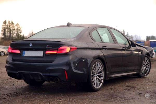 Melns BMW M5 2019 Tallina, ar dzinēja tilpumu 4.40 L un nobraukumu 123 tūkst. km par 30000 €, foto 7 vietnē AUTOMOTO.COM.LV