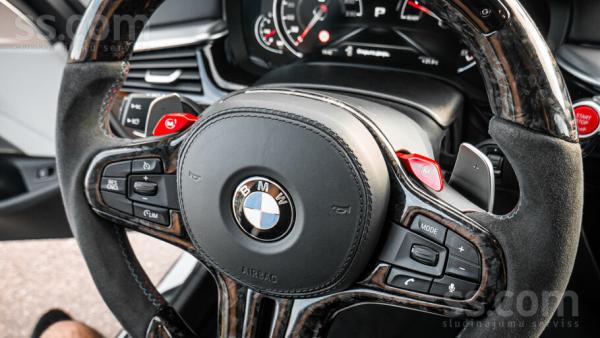 Black BMW M5 2019 in Daugavpils, with an engine capacity of 4.40 L and mileage of 100 thousand km for 62900 €, photo 10 on AUTOMOTO.COM.LV