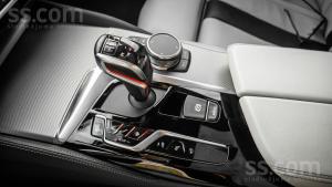Black BMW M5 2019 in Daugavpils, with an engine capacity of 4.40 L and mileage of 100 thousand km for 62900 €, photo 12 on AUTOMOTO.COM.LV