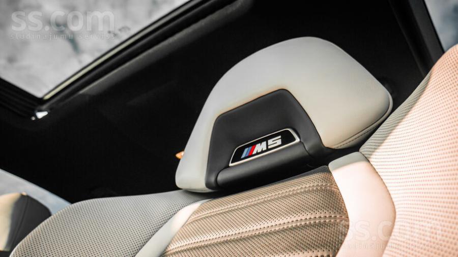 Black BMW M5 2019 in Daugavpils, with an engine capacity of 4.40 L and mileage of 100 thousand km for 62900 €, photo 18 on AUTOMOTO.COM.LV