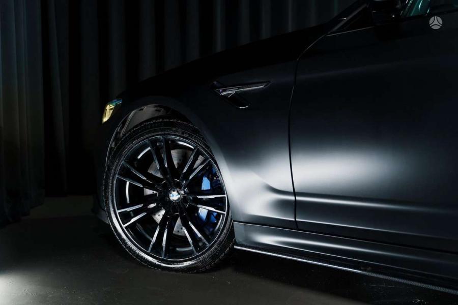 Melns BMW M5 2020 Viļņa, ar dzinēja tilpumu 4.40 L un nobraukumu 51 tūkst. km par 59998 €, foto 17 vietnē AUTOMOTO.COM.LV