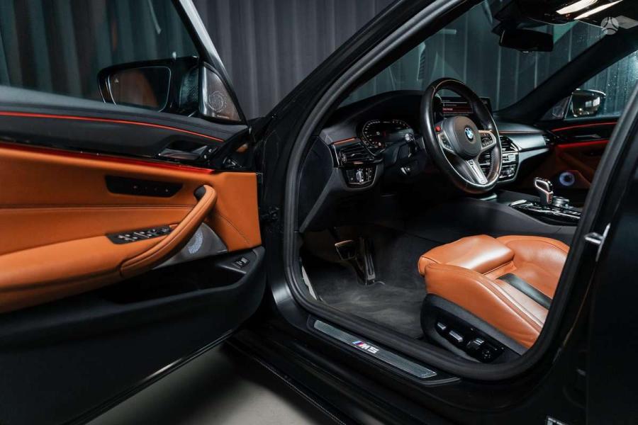 Melns BMW M5 2020 Viļņa, ar dzinēja tilpumu 4.40 L un nobraukumu 51 tūkst. km par 59998 €, foto 19 vietnē AUTOMOTO.COM.LV