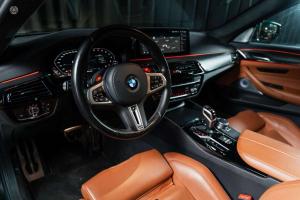Melns BMW M5 2020 Viļņa, ar dzinēja tilpumu 4.40 L un nobraukumu 51 tūkst. km par 59998 €, foto 21 vietnē AUTOMOTO.COM.LV