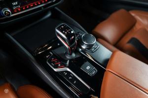 Melns BMW M5 2020 Viļņa, ar dzinēja tilpumu 4.40 L un nobraukumu 51 tūkst. km par 59998 €, foto 33 vietnē AUTOMOTO.COM.LV