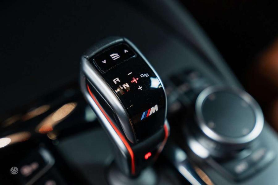 Melns BMW M5 2020 Viļņa, ar dzinēja tilpumu 4.40 L un nobraukumu 51 tūkst. km par 59998 €, foto 34 vietnē AUTOMOTO.COM.LV