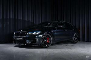 Melns BMW M5 2021 Viļņa, ar dzinēja tilpumu 4.40 L un nobraukumu 36 tūkst. km par 64999 €, foto  vietnē AUTOMOTO.COM.LV