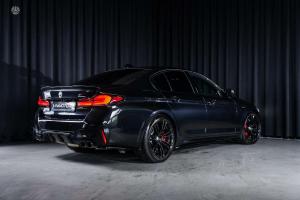 Melns BMW M5 2021 Viļņa, ar dzinēja tilpumu 4.40 L un nobraukumu 36 tūkst. km par 64999 €, foto 5 vietnē AUTOMOTO.COM.LV