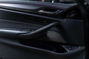 Melns BMW M5 2021 Viļņa, ar dzinēja tilpumu 4.40 L un nobraukumu 36 tūkst. km par 64999 €, foto 18 vietnē AUTOMOTO.COM.LV