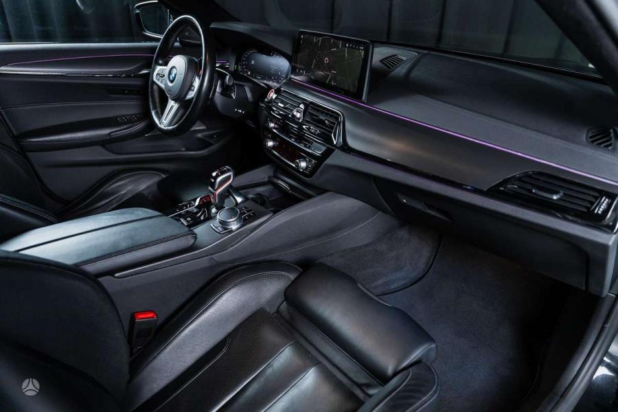 Melns BMW M5 2021 Viļņa, ar dzinēja tilpumu 4.40 L un nobraukumu 36 tūkst. km par 64999 €, foto 31 vietnē AUTOMOTO.COM.LV