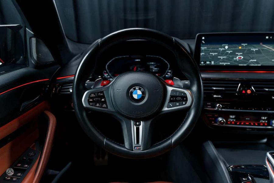 Melns BMW M5 2022 Viļņa, ar dzinēja tilpumu 4.40 L un nobraukumu 21 tūkst. km par 72999 €, foto 26 vietnē AUTOMOTO.COM.LV