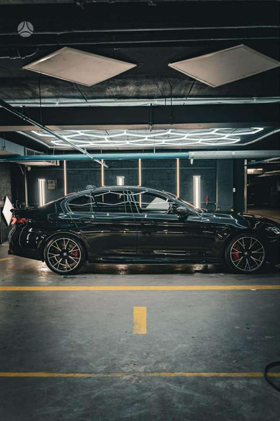 Melns BMW M5 2022 Kauņa, ar dzinēja tilpumu 4.40 L un nobraukumu 62 tūkst. km par 58600 €, foto 4 vietnē AUTOMOTO.COM.LV